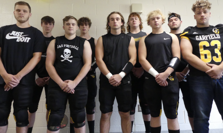 G-Men football thrives behind strength of single-wing offense – Portage ...